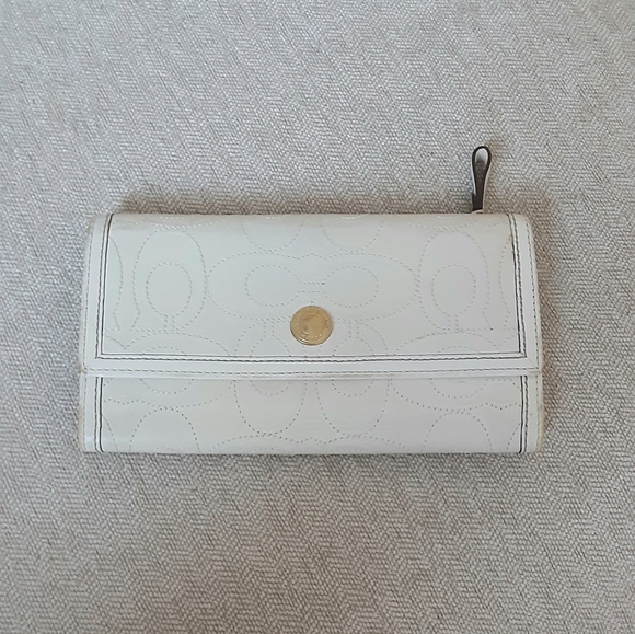 Coach | Bags | Coach Ivory Leather Embroidered Logo Trifold Wallet ...